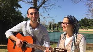 Le couple israélien qui conquiert la Toile avec de douces mélodies ...